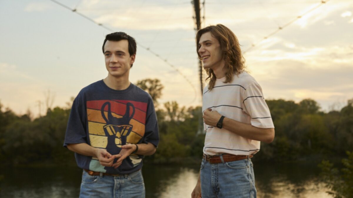 Hanno Ucciso Luomo Ragno Recensione Della Serie Tv Sugli 883
